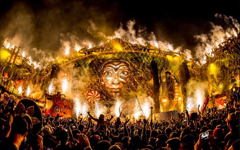 Watch Armin Van Buuren's Epic Set From TomorrowWorld 2015 - Sherpa Land